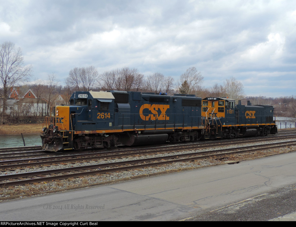 CSX 2614 and 1181